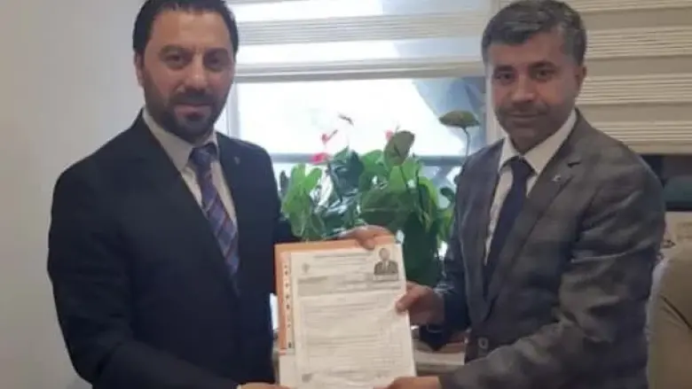 Erdin Topal, Milletvekilliği aday adaylığı için başvuruyu yaptı
