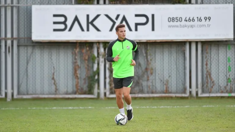 Bursaspor un milli futbolcuları geri döndü